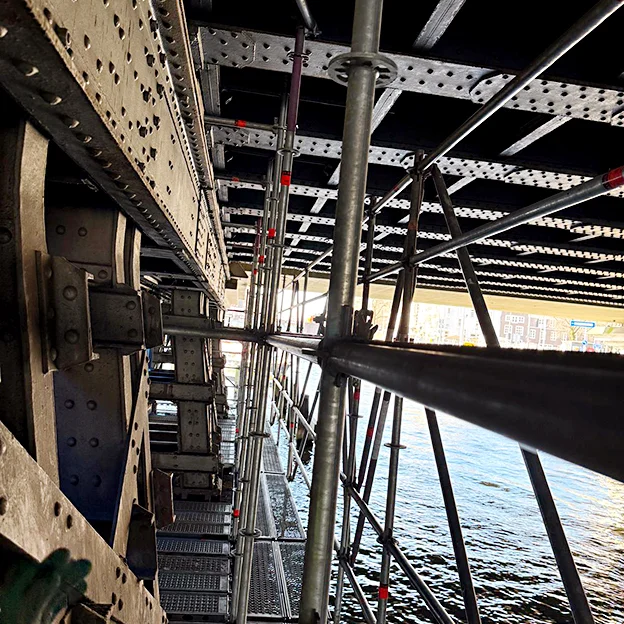 Hangsteiger spoorbrug | Layher | Layher